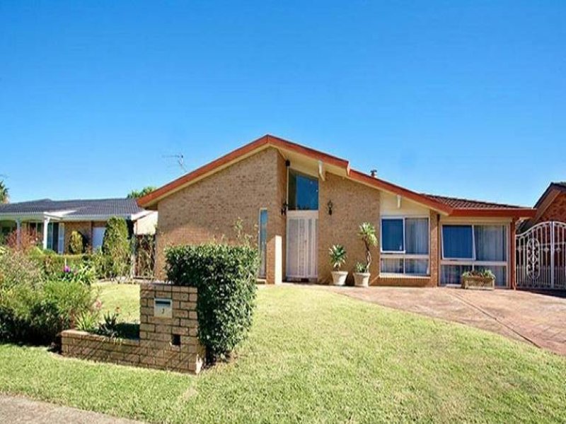 3 Arwon Avenue, Casula, NSW 2170 - realestate.com.au