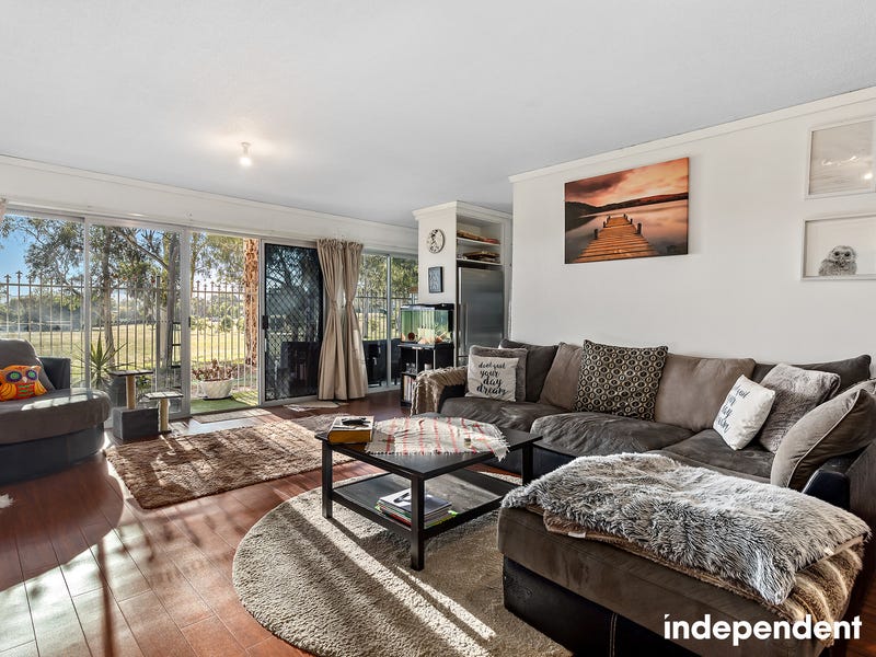 2/1 Chifley Place, Chifley, ACT 2606 - Property Details