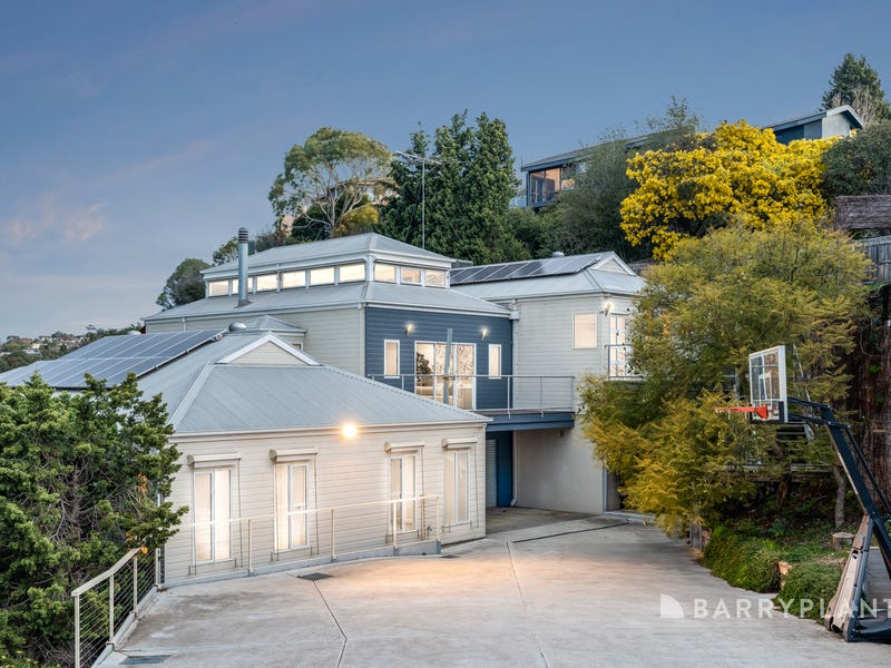 8 Watersedge Terrace, Highton, VIC 3216 - realestate.com.au