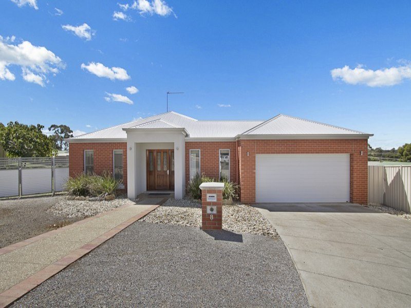 8 Alfreda Place, Golden Square, VIC 3555 - realestate.com.au