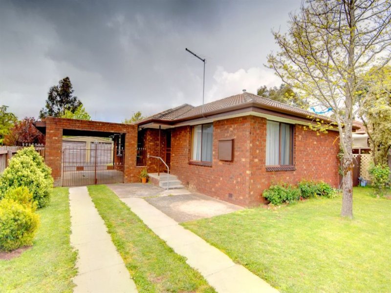 242 Learmonth Road, Wendouree, VIC 3355 - realestate.com.au