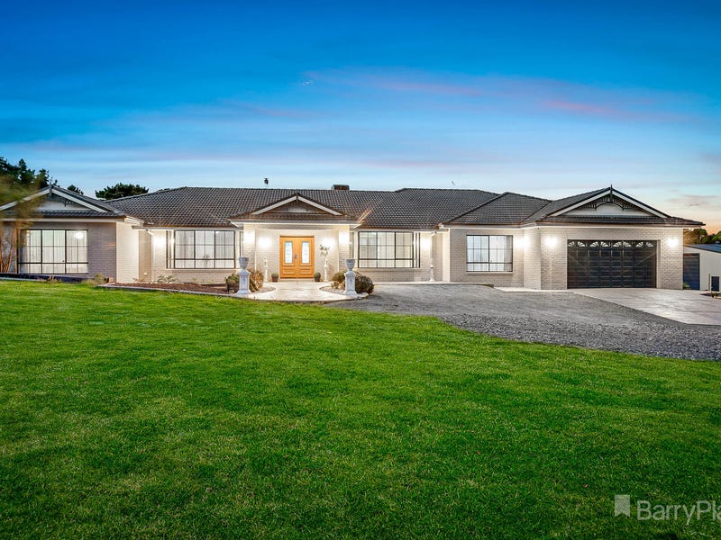 39 Hillcrest Drive, Langwarrin, Vic 3910 - Property Details