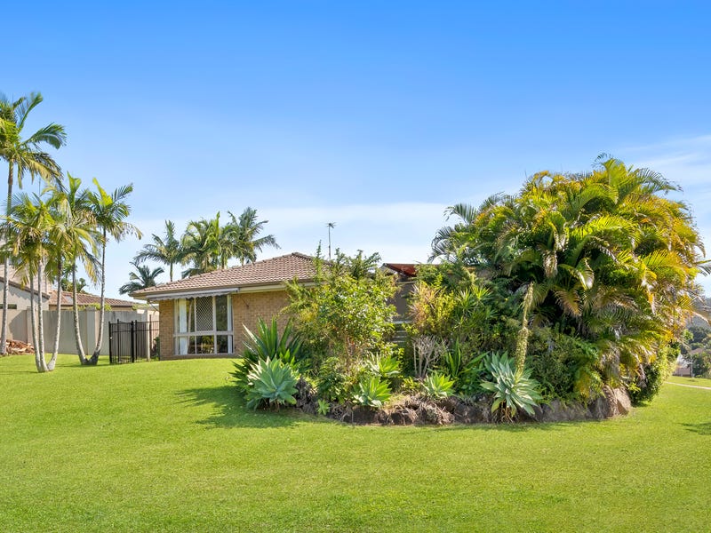 11 Ben Hogan Crescent, Parkwood, Qld 4214 - Property Details