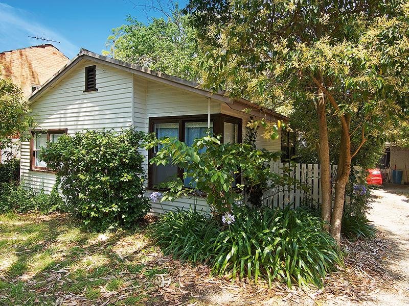 4 Boongarry Avenue, Blackburn, Vic 3130 - Property Details