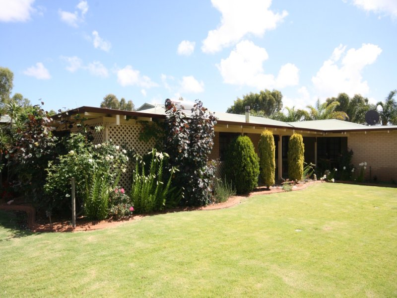 11 Jenark Road, Woorree, WA 6530 - Property Details