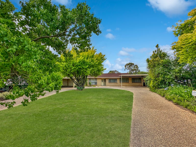 9 Normoyle Cres, Young, NSW 2594 - realestate.com.au