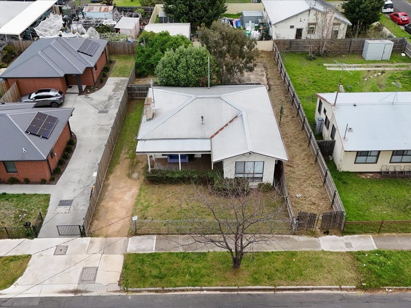 17 Kenneth St, Braybrook, Vic 3019 - Property Details
