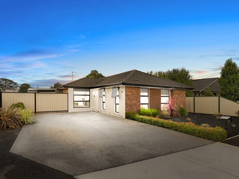 18 Cascade Drive, Wyndham Vale, VIC 3024 - realestate.com.au