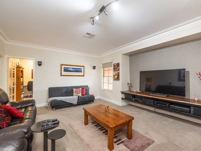 68 Ryan Way, Lesmurdie, WA 6076 - Property Details