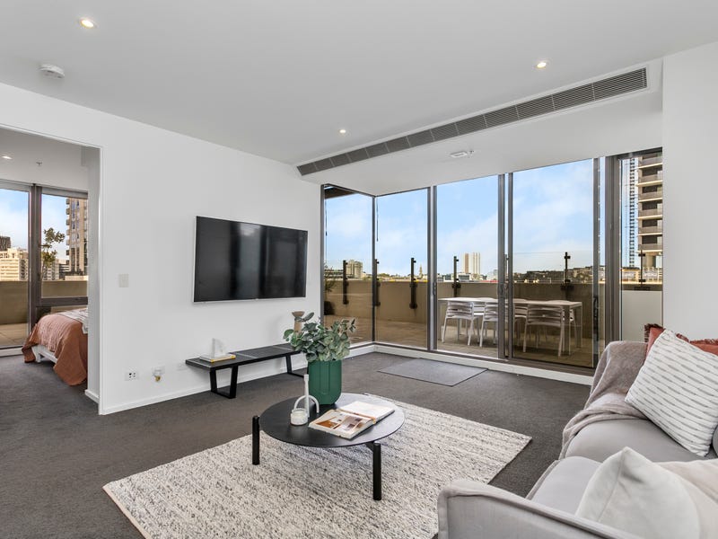 704/118 Kavanagh Street, Southbank, Vic 3006 - Property Details