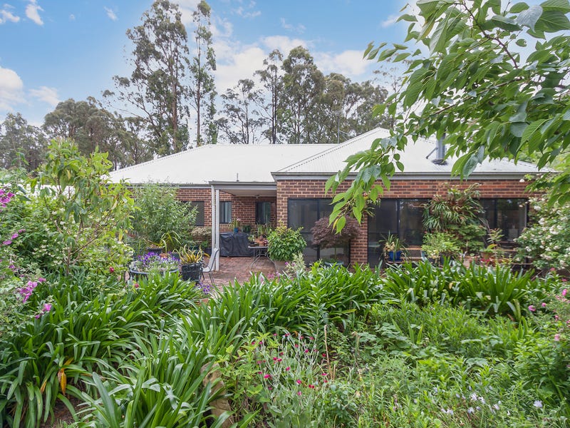 18 Ward Street, Kinglake, Vic 3763 - Property Details