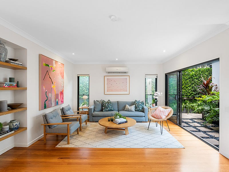 15 Royal Row, Bardon, Qld 4065 - Property Details