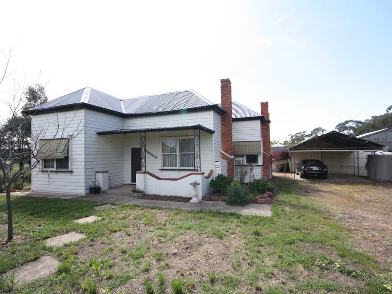 30 Cemetery Road, Redbank, Vic 3477 - Property Details