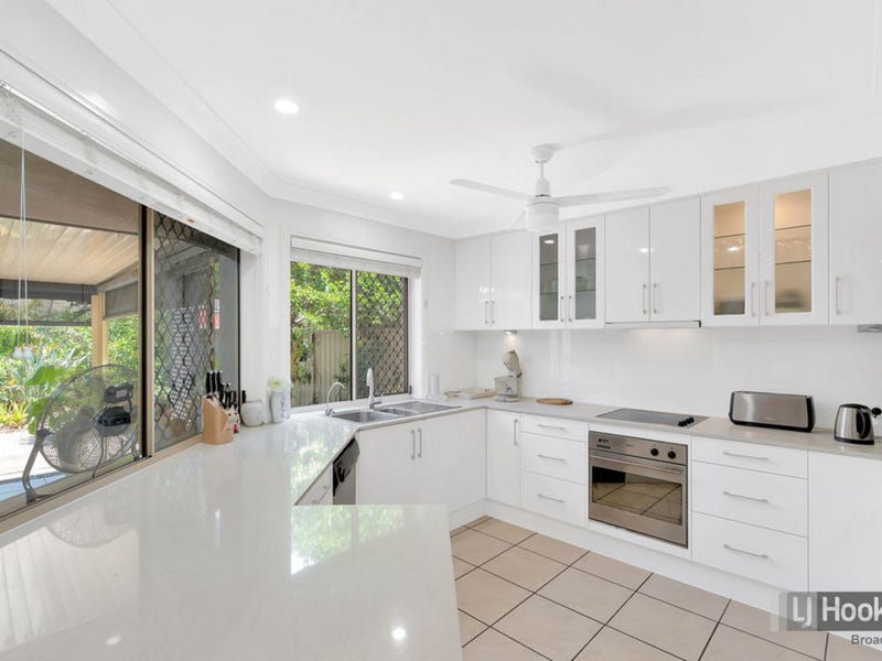 2/28 Broad Street, Labrador, QLD 4215 - realestate.com.au