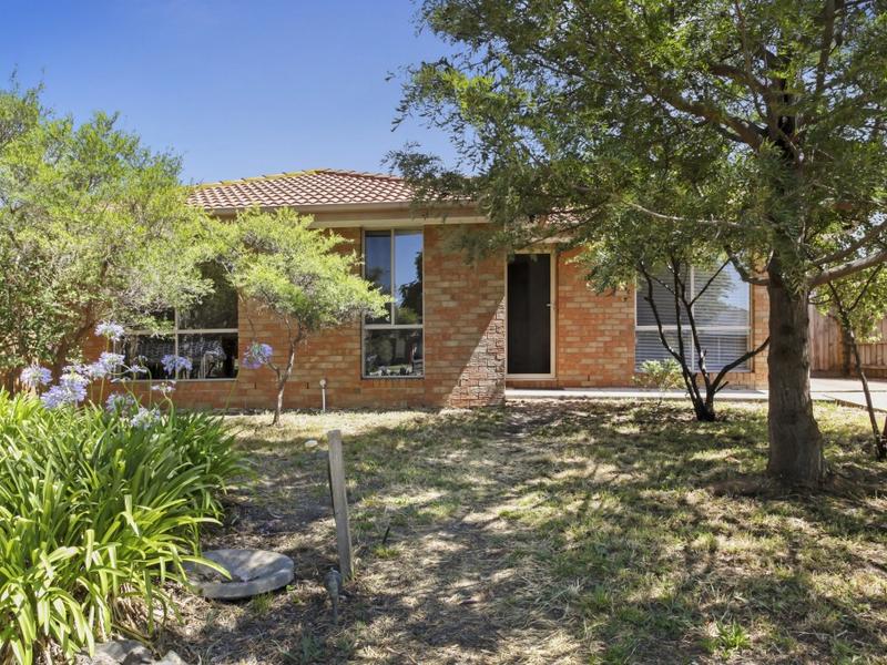 10 Benjamin Court, Sydenham, Vic 3037 - Property Details