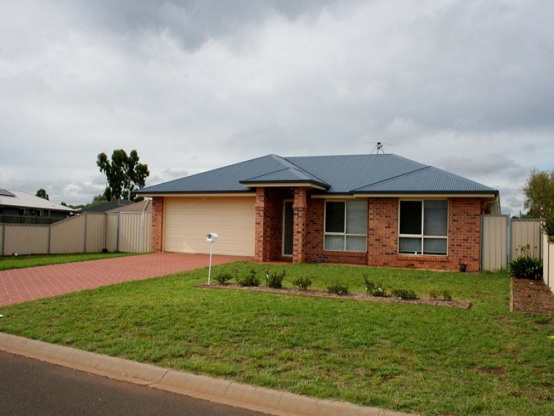 13 Debbie Court, Oakey, Qld 4401 - Property Details