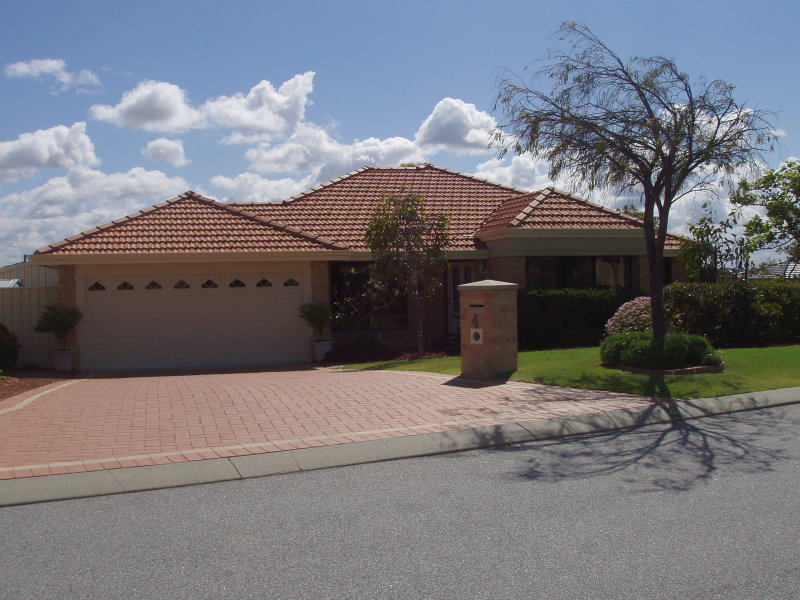 4 Cranston Loop, Kinross, WA 6028 - realestate.com.au