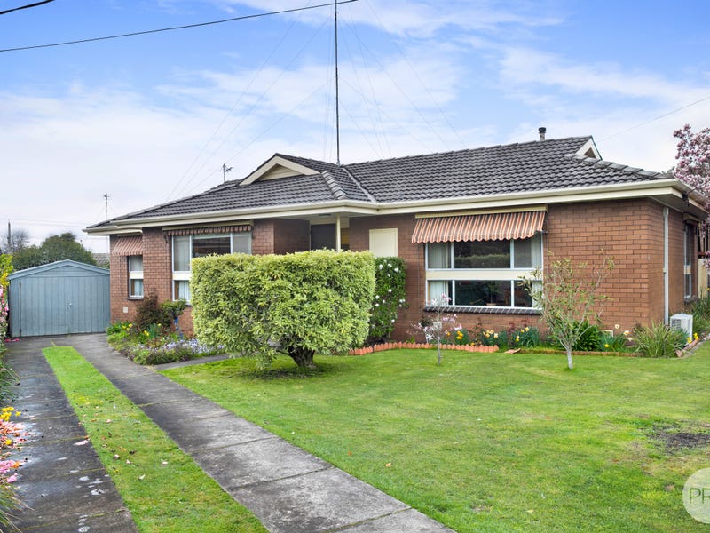 2 Rugby Street, Wendouree, Vic 3355 - Property Details