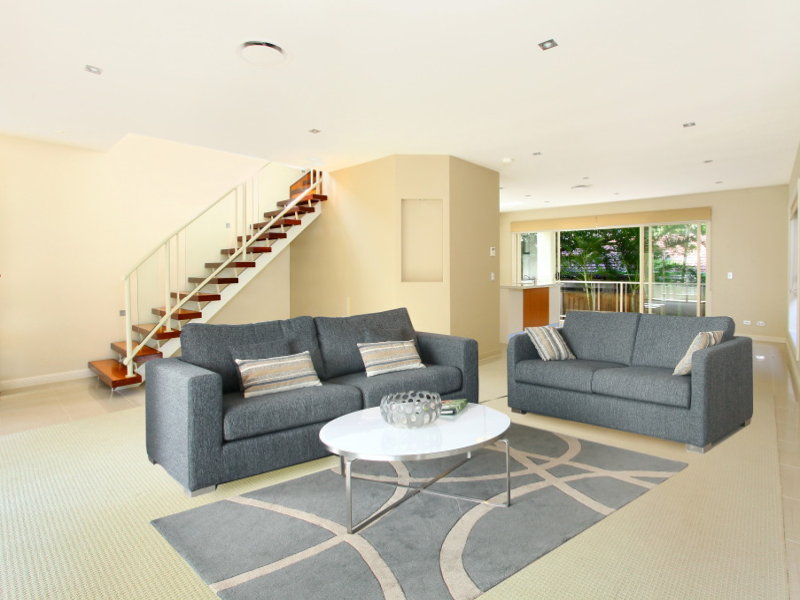 9/27 Gordon Street, Labrador, Qld 4215 - Property Details