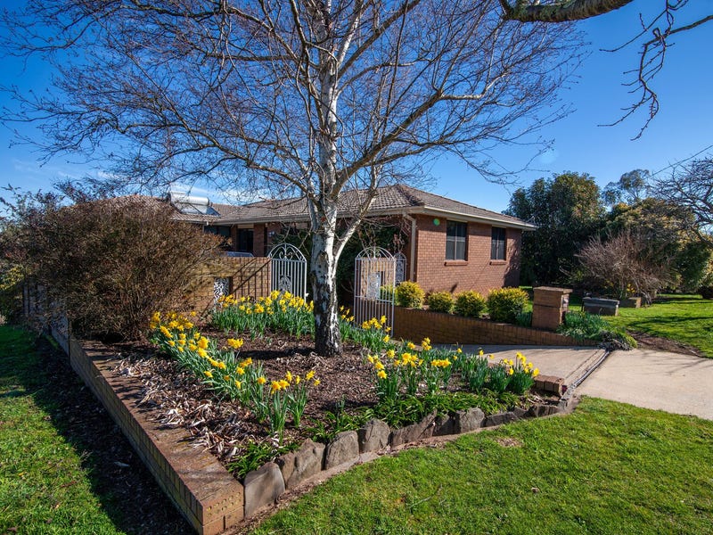 1 Hall Crescent, Crookwell, NSW 2583 - Property Details