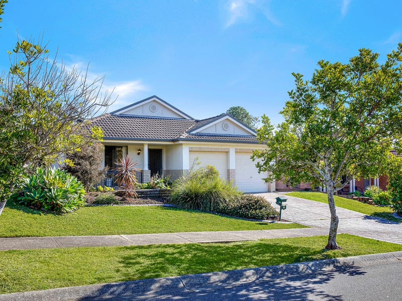 16 Quarterhorse Parade, Wadalba, NSW 2259 - Property Details