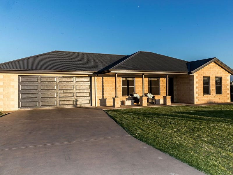 19 Mary Angove Crs, Cootamundra, NSW 2590 - Property Details