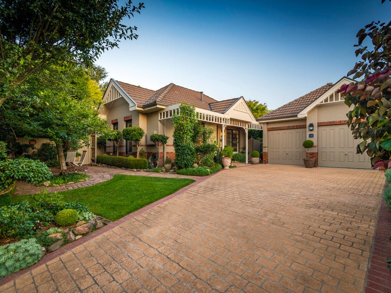 5 Melrose Place, Jerrabomberra, NSW 2619 - Property Details