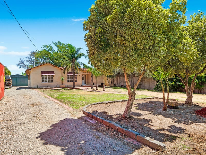 15 Dixons Road, Cardinia, Vic 3978 - Property Details