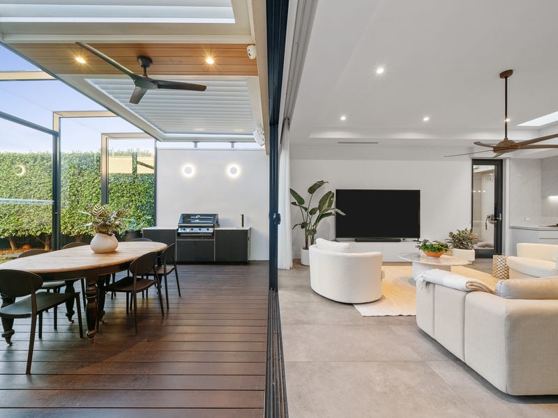 37 Lloyd Street, Strathmore, Vic 3041 - Property Details