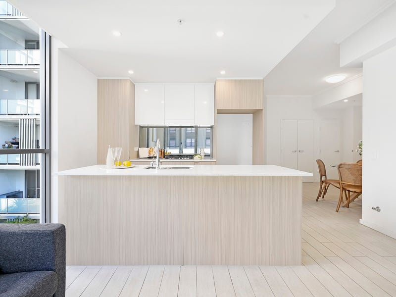 E327/1-39 Lord Sheffield Circuit, Penrith, NSW 2750 - Property Details