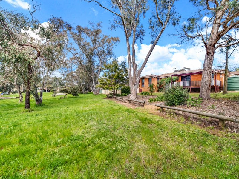 4 Crofts Place, Spence, ACT 2615 - Property Details