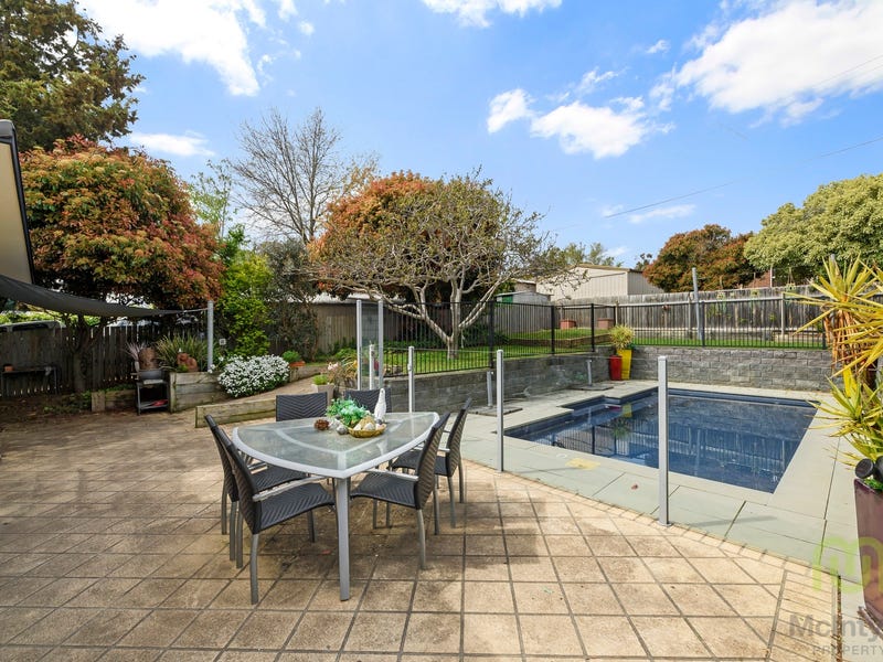 11 Muntz Street, Chisholm, ACT 2905 - Property Details