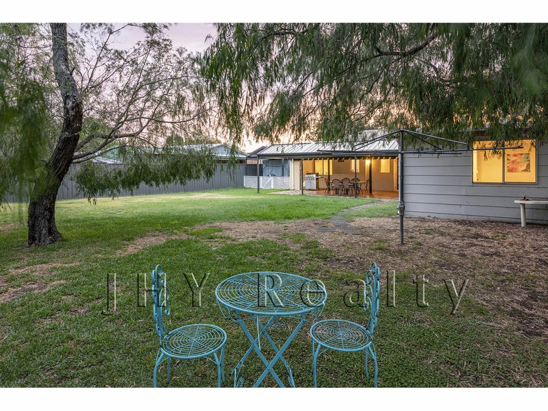 33 Peron Avenue, Dunsborough, WA 6281 - Property Details