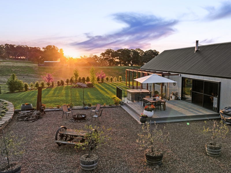 14 Howqua Track, Merrijig, Vic 3723 - Property Details