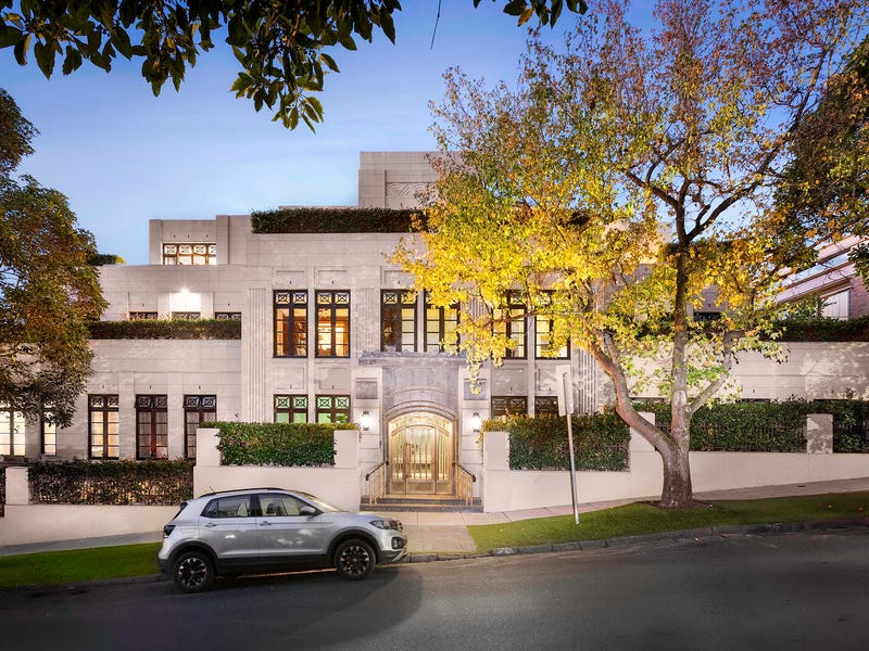 2/32 Grange Road, Toorak, Vic 3142 - Property Details