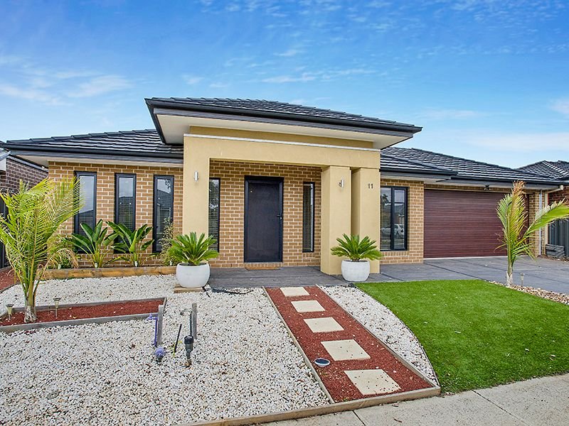 11 Holloway Street, Manor Lakes, VIC 3024 - realestate.com.au