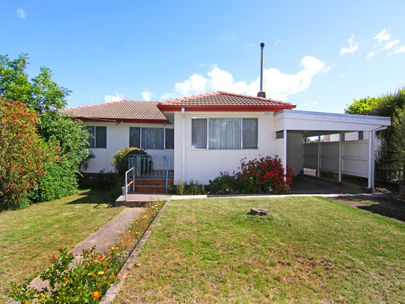 12 Wilson Avenue, Armidale, NSW 2350 - Property Details