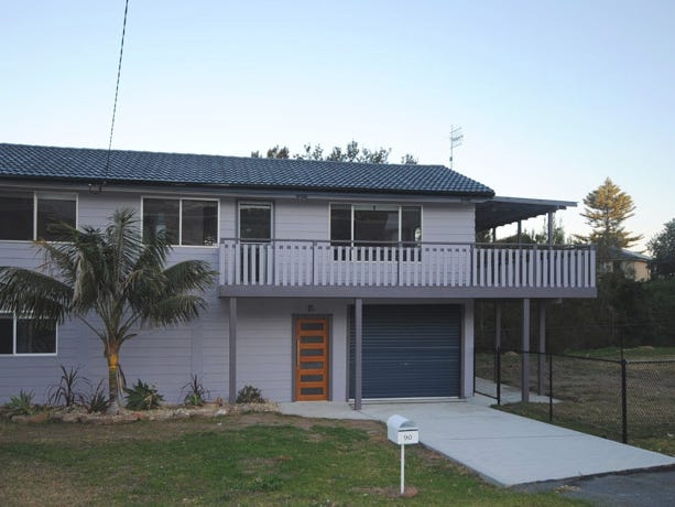 90 Del Rio Drive, Copacabana, NSW 2251 - realestate.com.au