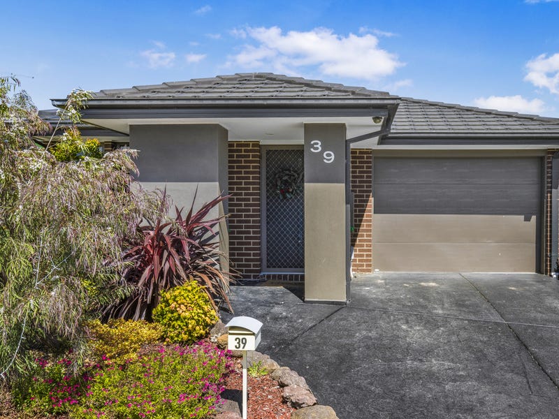 39 Pinnacle Drive, Pakenham, Vic 3810 - Property Details
