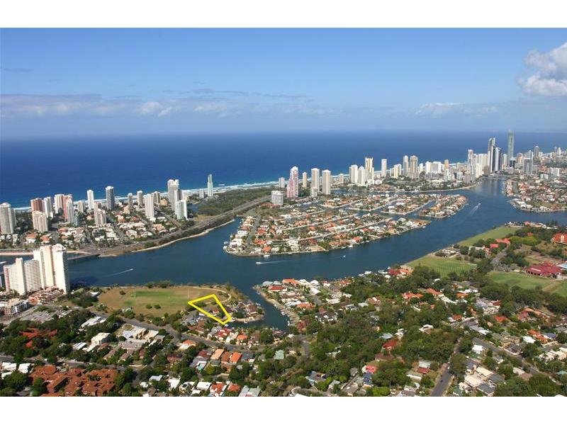 8 Biggs Place, Southport, Qld 4215 - Property Details