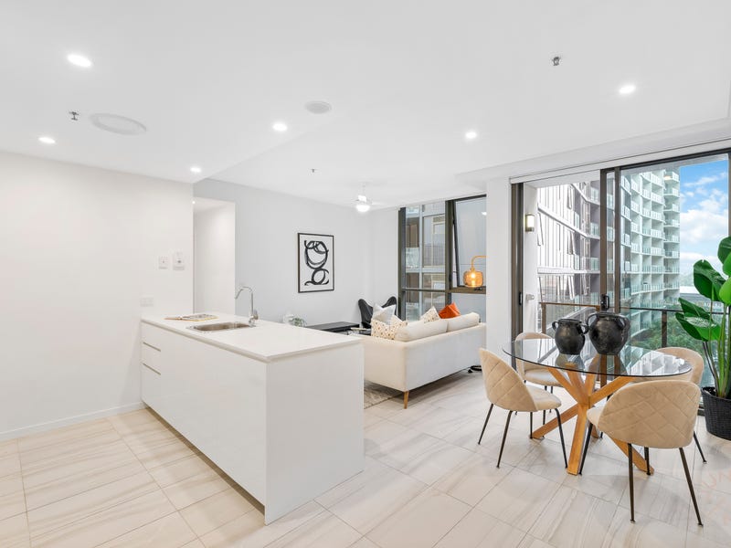 812/10 Stratton Street, Newstead, Qld 4006 - Property Details