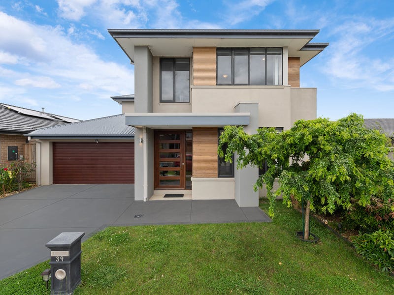 39 Atrium Street, Clyde North, VIC 3978 - realestate.com.au