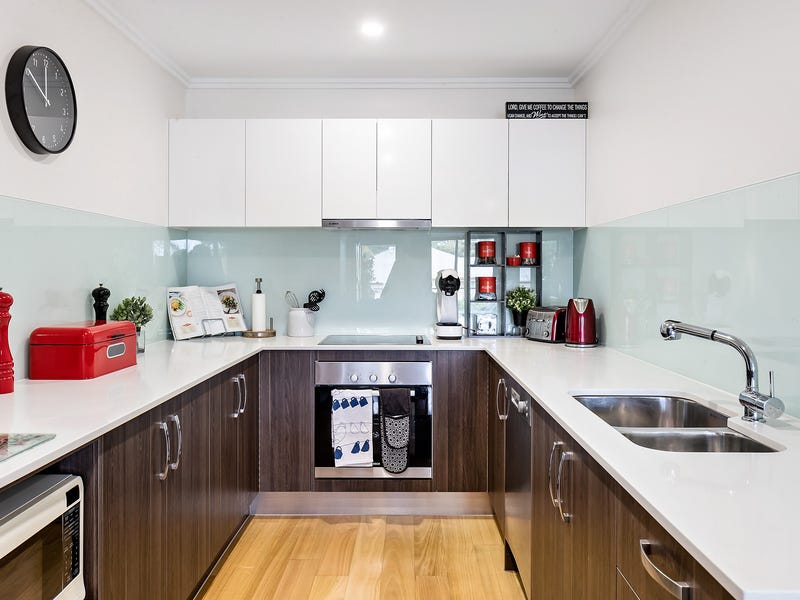 4/15 Percy Street, Redcliffe, Qld 4020 - Property Details