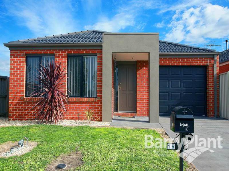 16 BUCHAN GREEN, Pakenham, Vic 3810 - Property Details