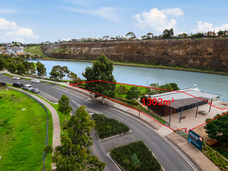 45 Valley Lake Boulevard, Keilor East, VIC 3033 - realestate.com.au