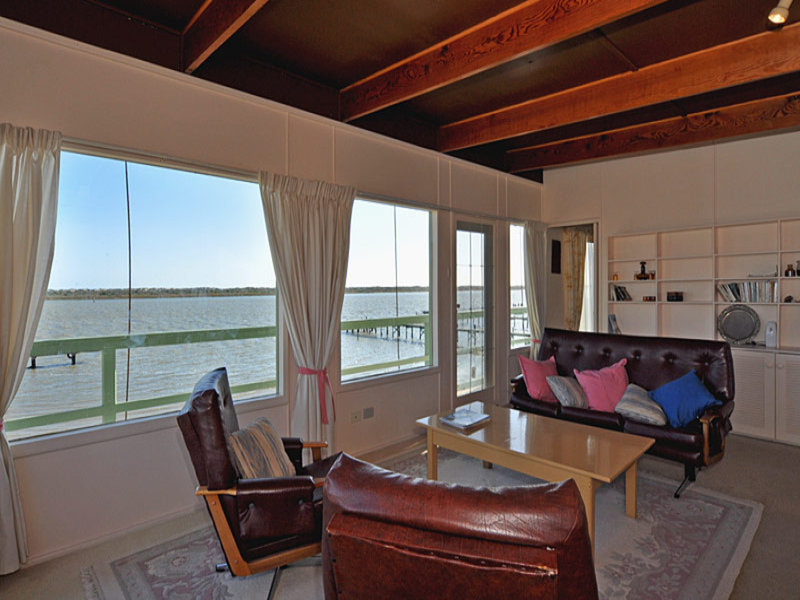 25 Goolwa Channel Drive, Hindmarsh Island, SA 5214 - realestate.com.au