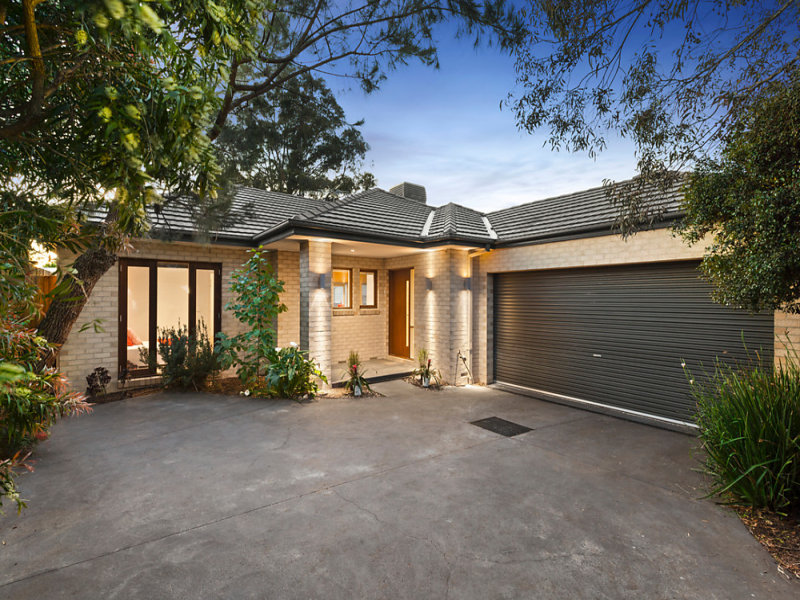 2/8A Cook Road, Mitcham, Vic 3132 - Property Details