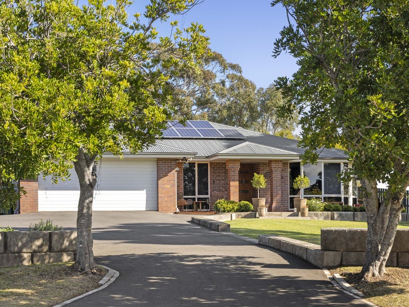 15 Holly Avenue, Highfields, Qld 4352 - Property Details