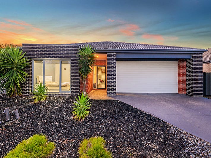 100 Selandra Boulevard, Clyde North, VIC 3978 - realestate.com.au