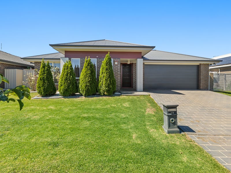 39 Clem McFawn Place, Orange, NSW 2800 - Property Details